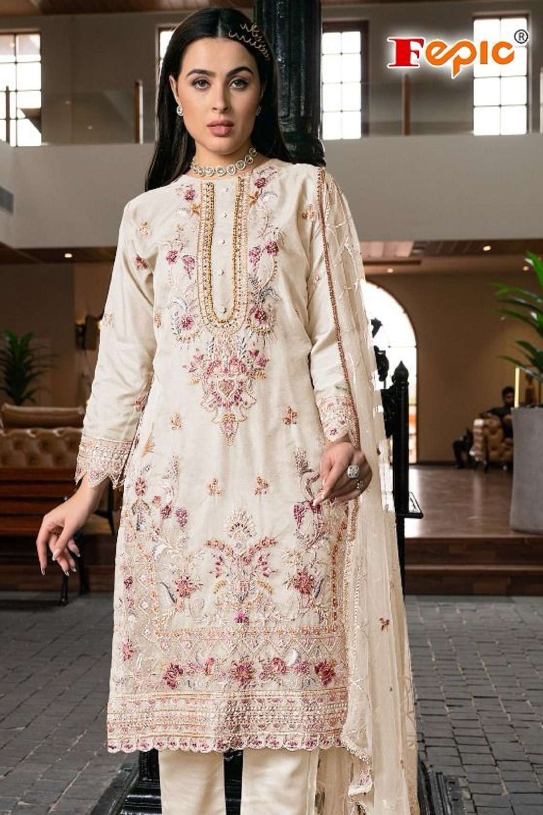 SHREE FAB S 290 SEMI STICHED PAKISTANI SALWAR SUIT