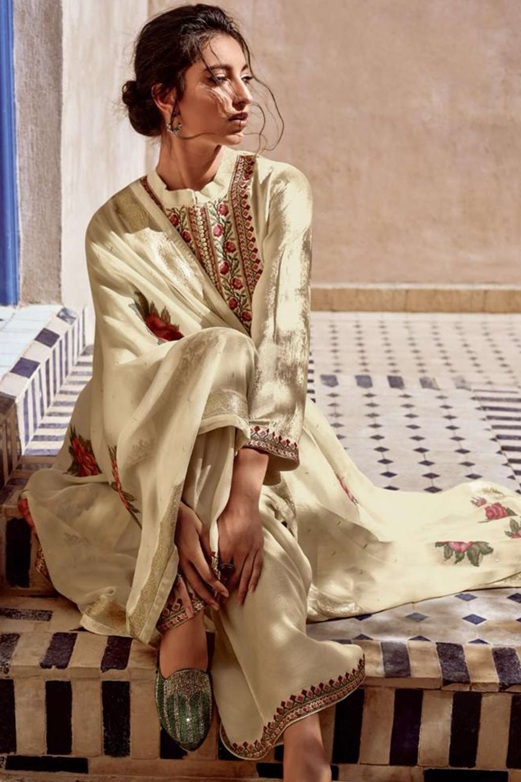 VELVET SUIT WITH EMBROIDERED PATCHES AND BORDER