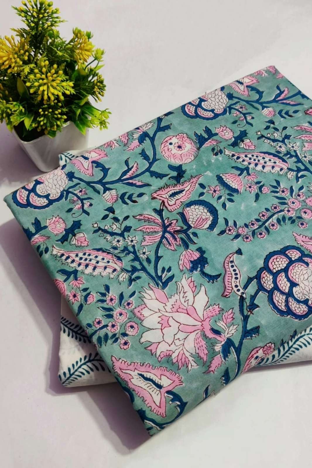 Shri Balaji Emporium 10004 Hand Block Print Handloom cotton Running Fabric