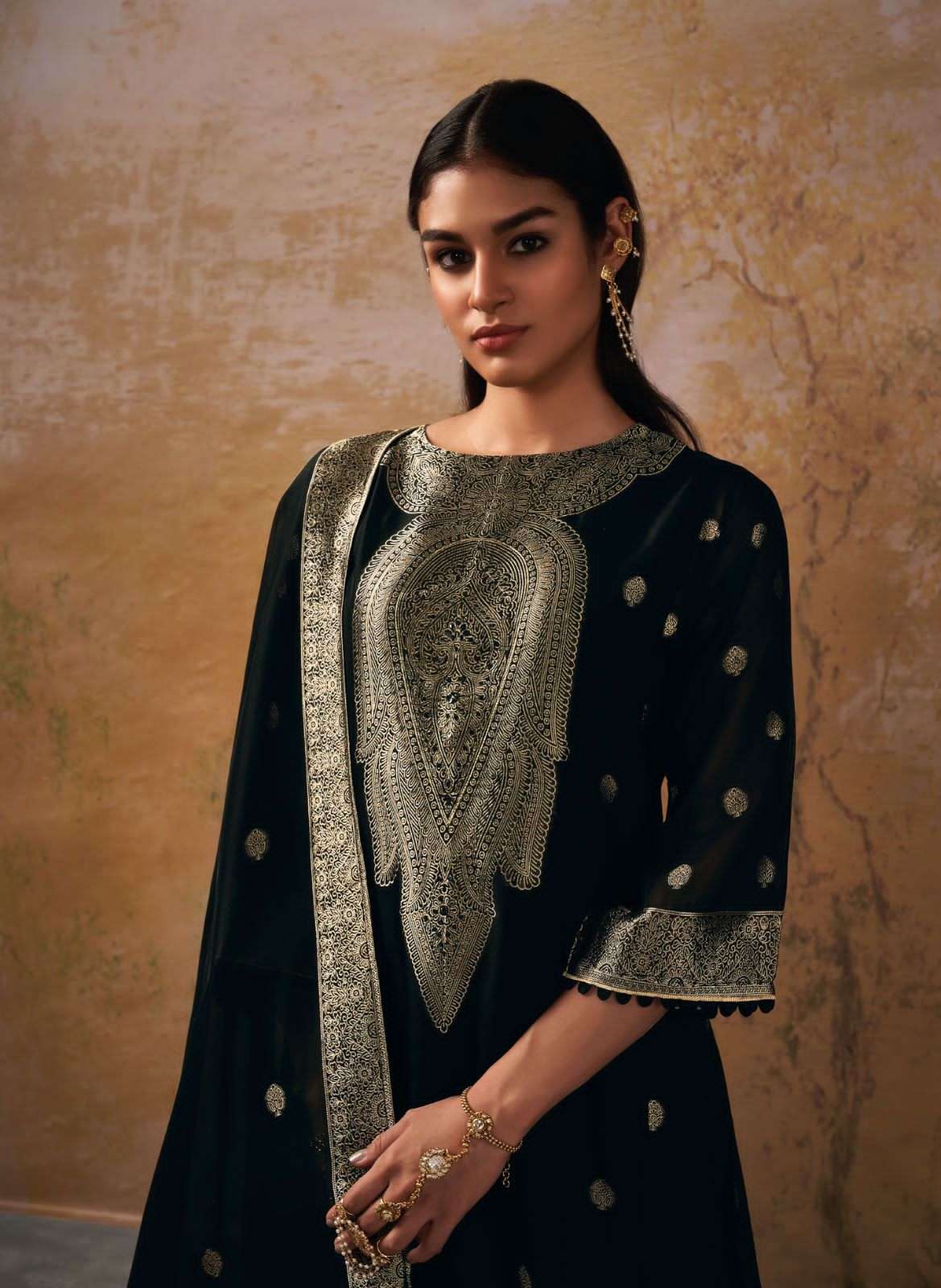 GANGA ATEET 1355 BEMBERG SILK TRADITIONAL SUIT