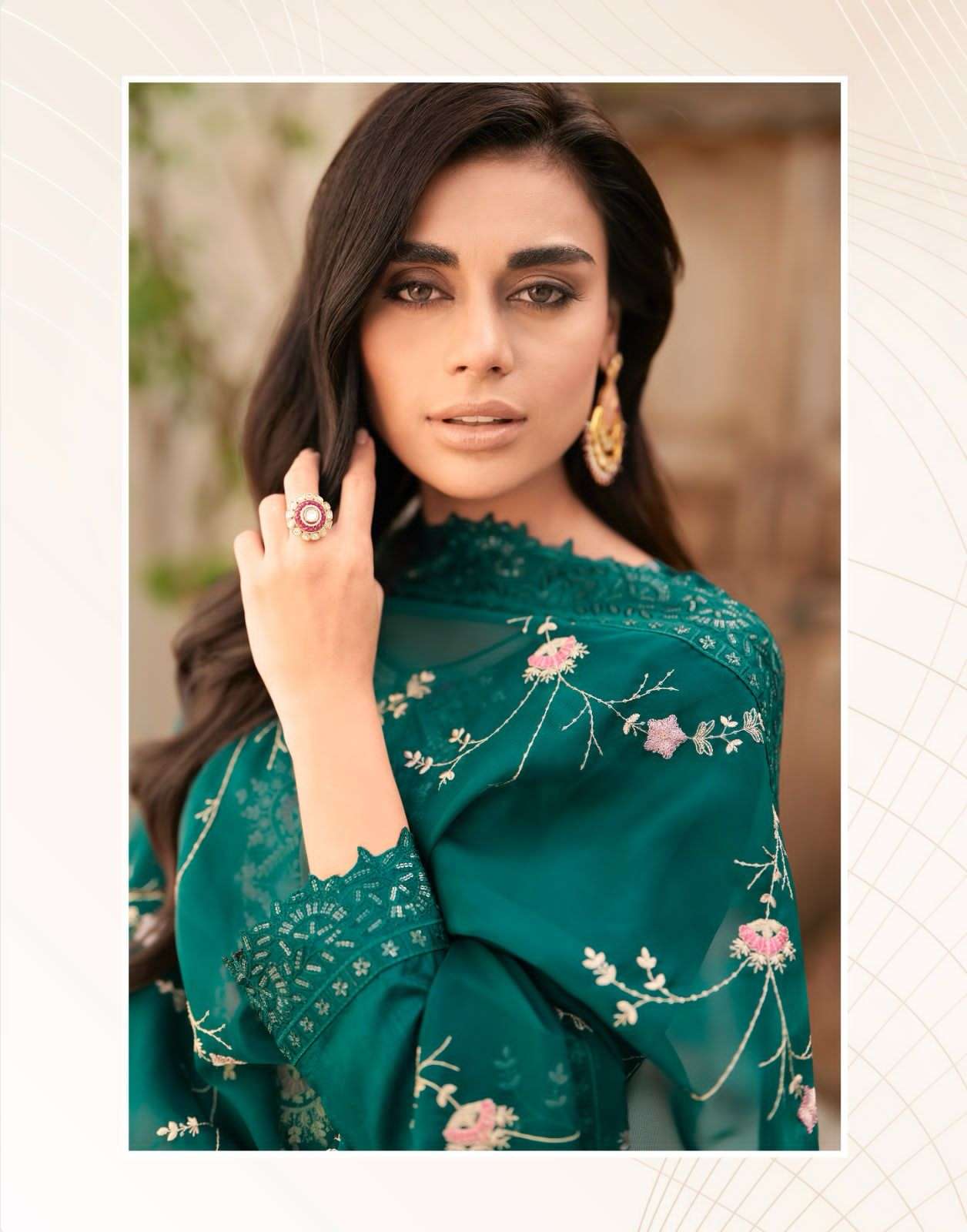 AASHIRWAD AAFREEN DOLLA SILK SUIT WITH SILK SANTOON INNER
