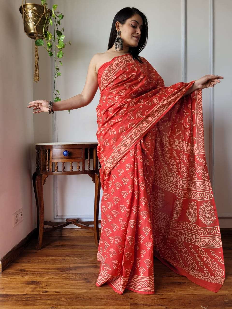 Shri Balaji Emporium 6392A Hand Block Printed Pure Cotton Mul Mul Saree