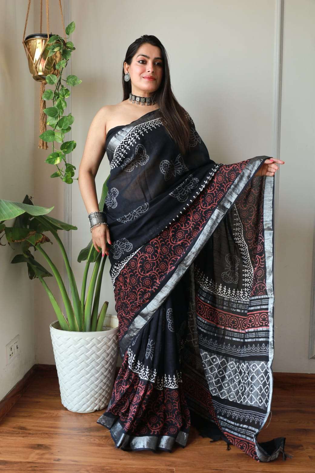 Shri Balaji Emporium A10000A Traditional Handloom Linen Saree